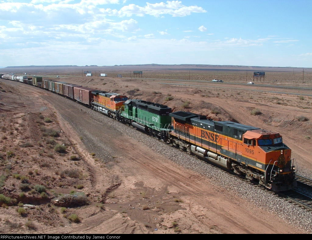 BNSF 1095 Leads Mixed Freight